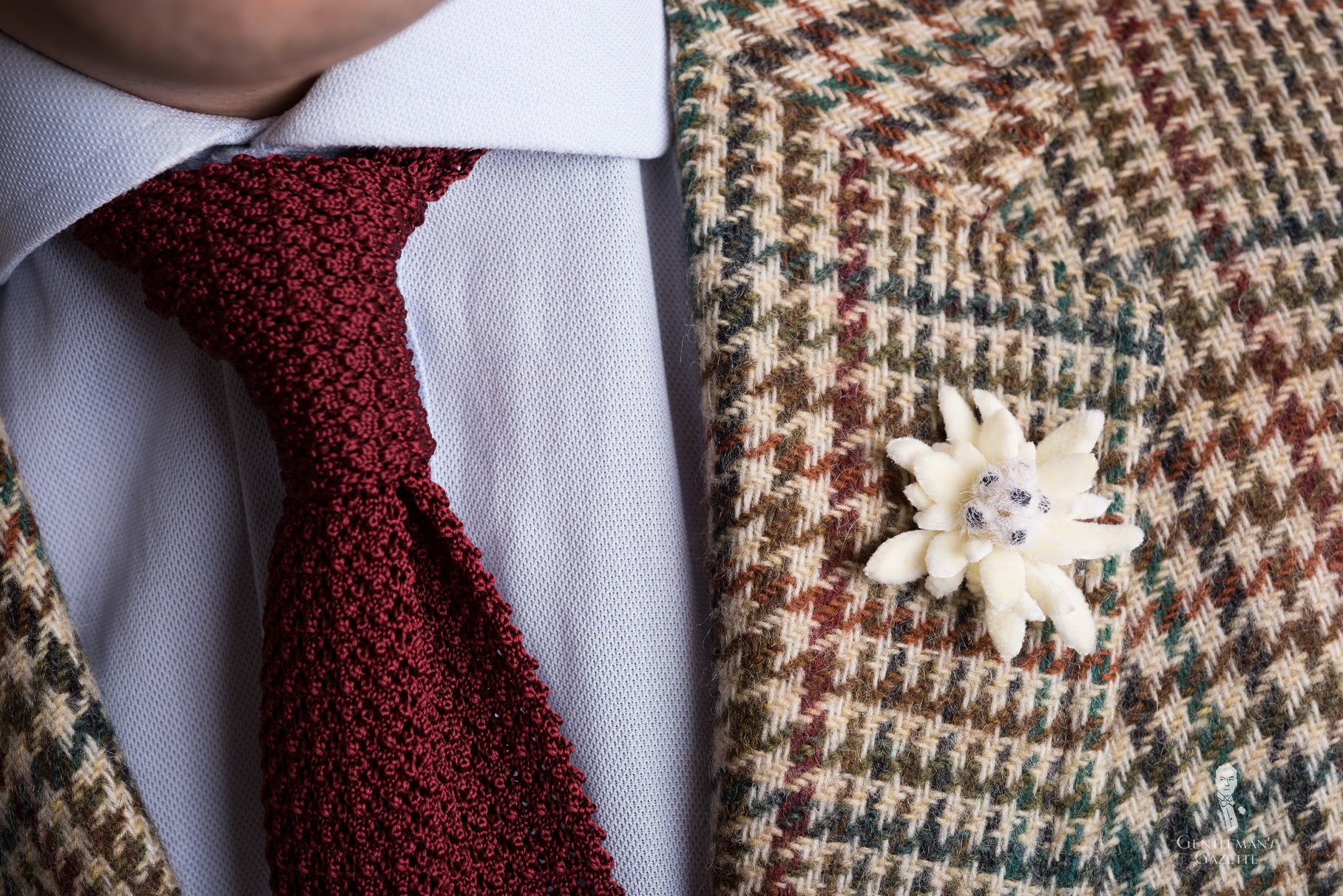 Tweed Guide - The Story Of Harris, Saxony, Donegal... Tweed