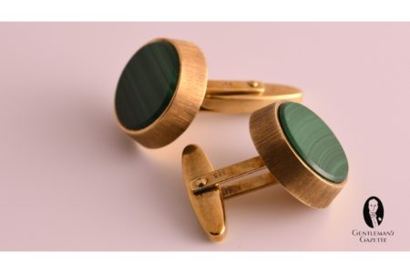 How To Put On Cufflinks