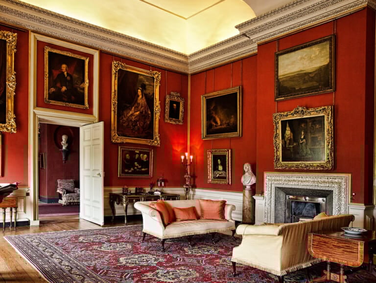 English Home Interiors: Classic Gentleman's Decor