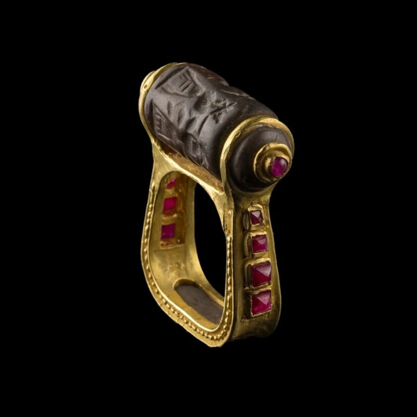 Men's Signet Rings: What They Are & How To Wear Them