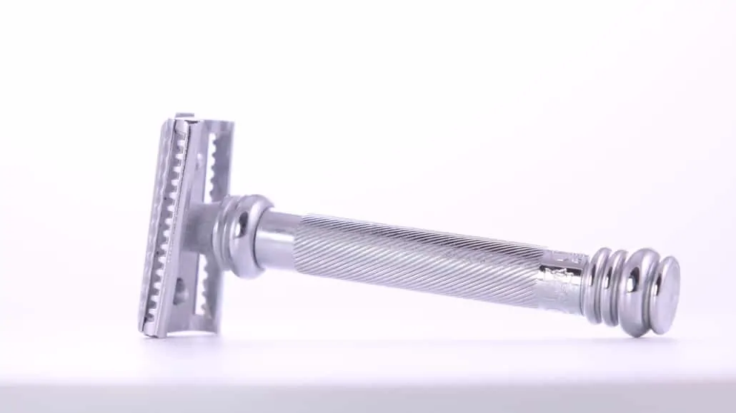 How To Shave With A Safety Razor - Double-Edged Razor Shaving