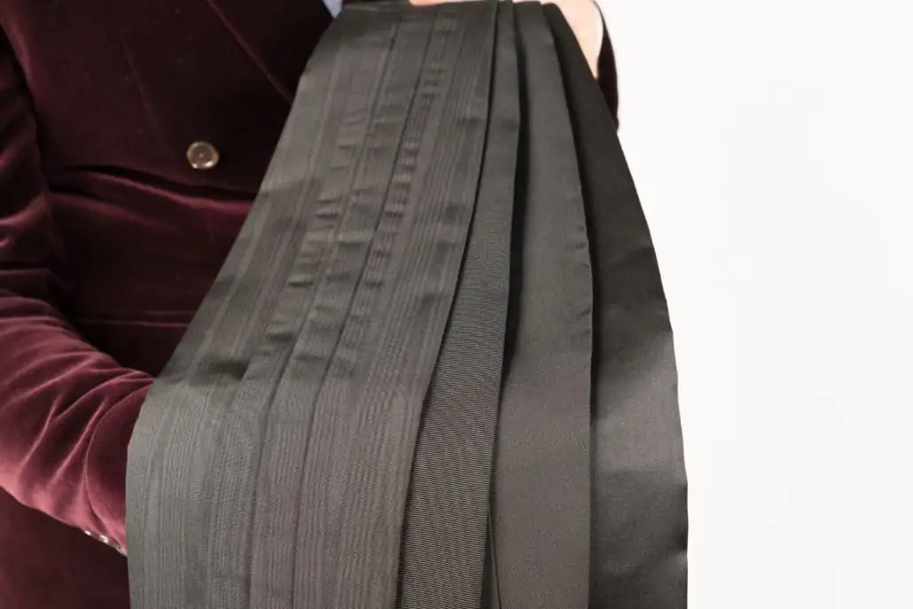 Cummerbunds: The Definitive Guide To Tuxedo Waist Sashes | Gentleman's ...