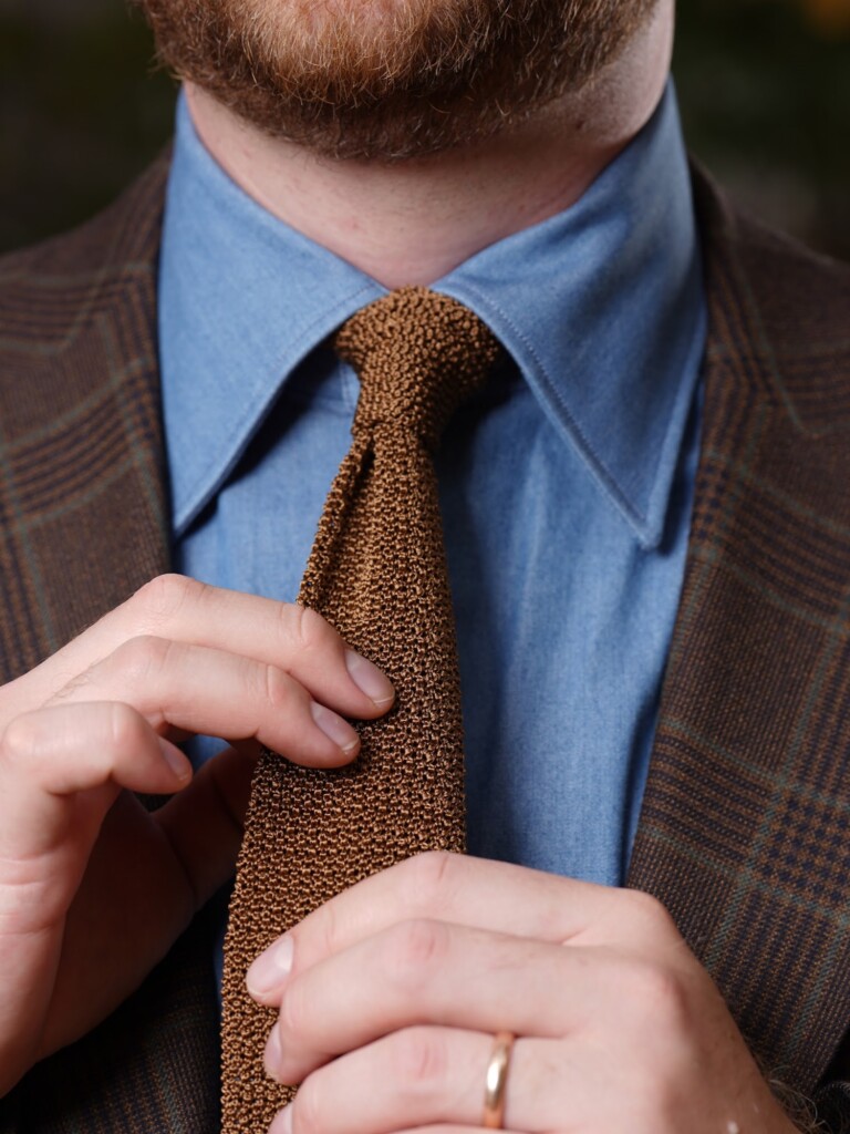 How To Tie A Half Windsor Knot