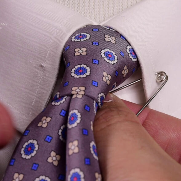 Men's Collar Clips, Pins, Bars & More (Jewelry Style Guide) | Gentleman ...