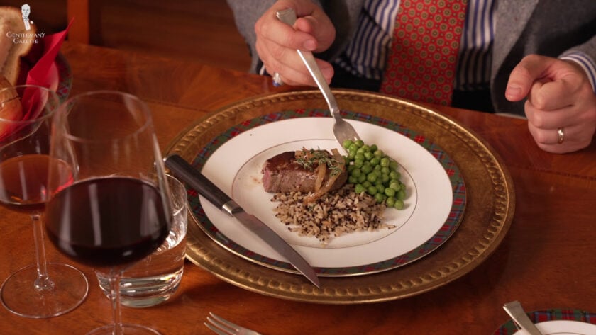 How To Eat With Fork & Knife (Etiquette Basics & Beyond) | Gentleman's ...