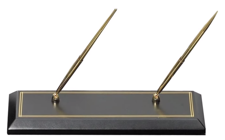 Classic Men’s Desktop Interior Design (Working From Home In Style ...