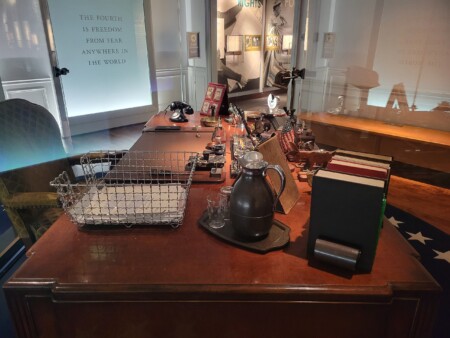 Classic Men’s Desktop Interior Design (Working From Home In Style ...