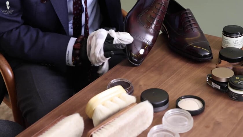 How An EXPERT Shines Shoes (ft. Champion Shoe Polisher Anders Sundström ...